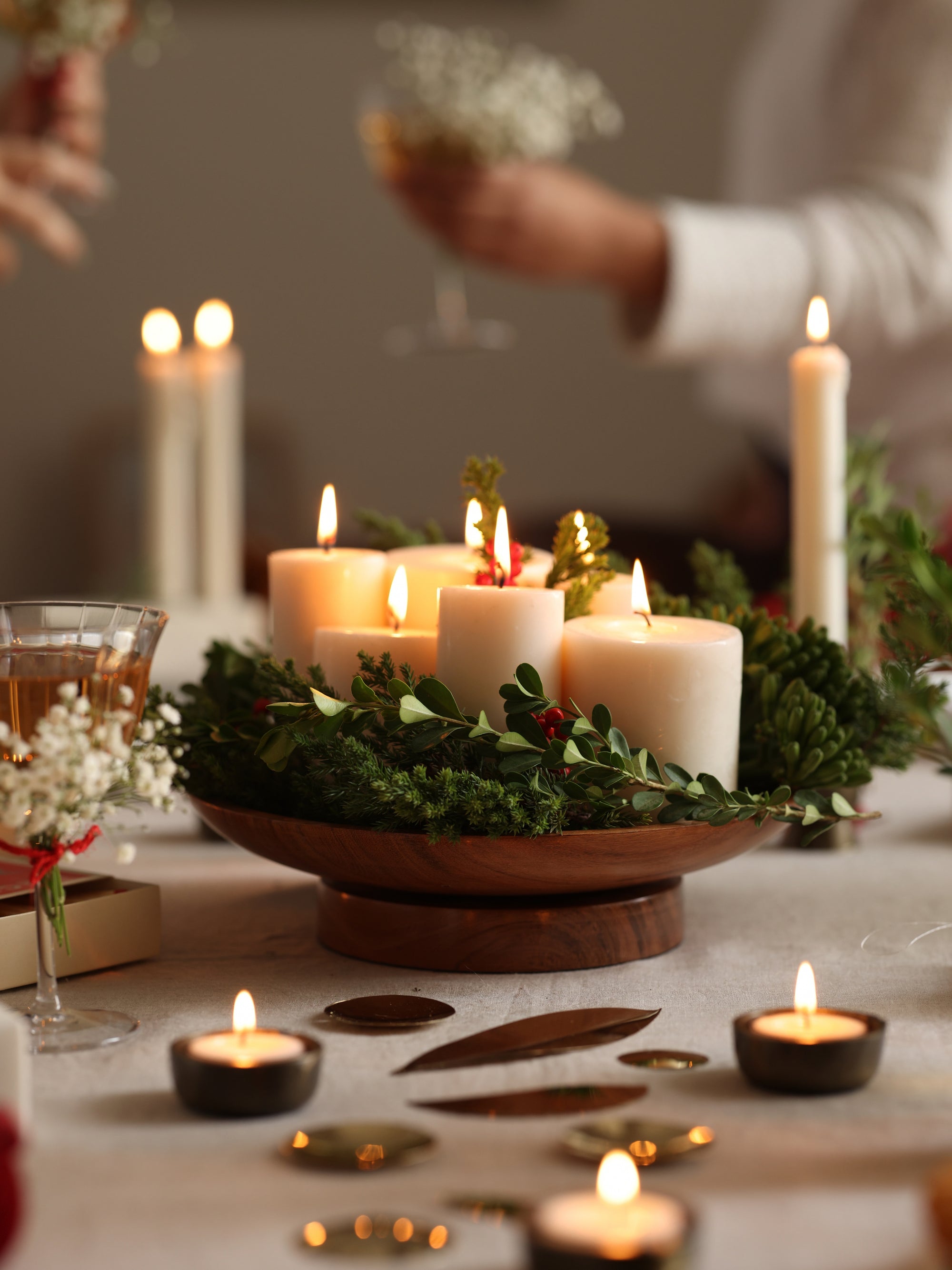 Raise Flat Bowl, Acacia Wood – Fleck